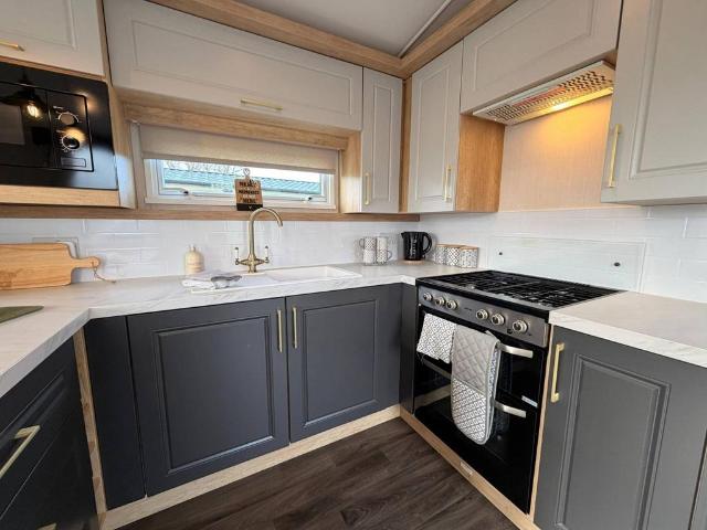 2 bedroom caravan for sale