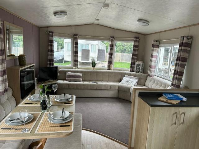 2 bedroom caravan for sale