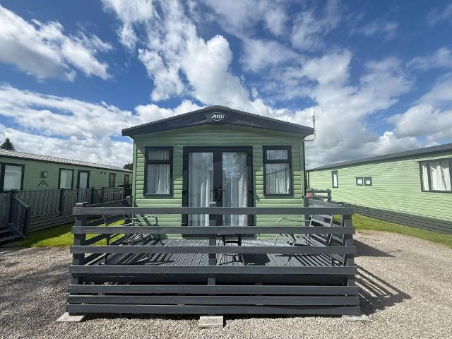 2 bedroom caravan for sale