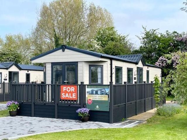 2 Bedroom Caravan For Sale In Welford Road
