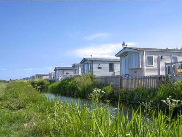 2 bedroom caravan for sale in Willerby Aspen, Alberta Holiday Park, Faversham Road, Whitstable, Kent, CT5 4BJ, CT5