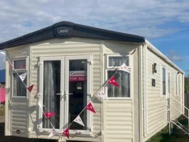 2 Bedroom Caravan For Sale In Beach Rd, Hemsby