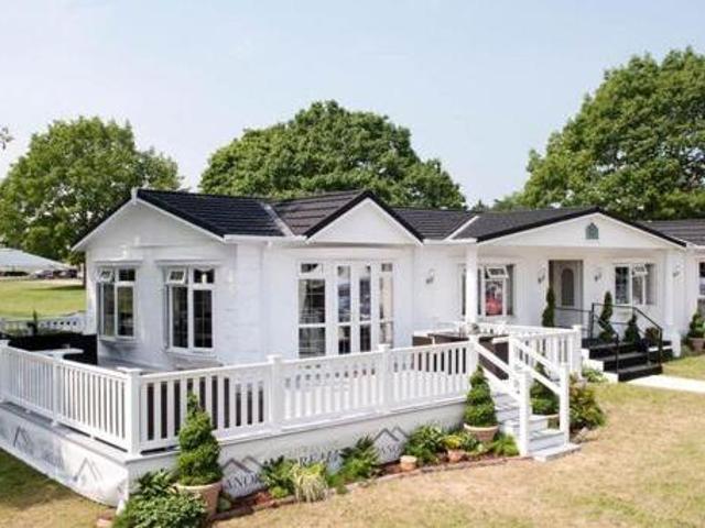2 Bedroom Caravan For Sale In Cambridgeshire