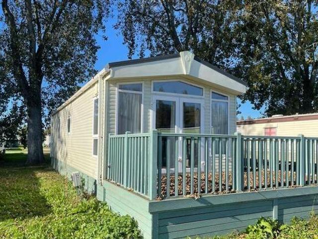 2 Bedroom Caravan For Sale In Northampton