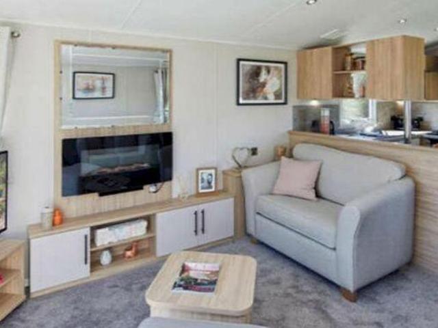 2 Bedroom Caravan For Sale In Shorefield Road, Milford on sea
