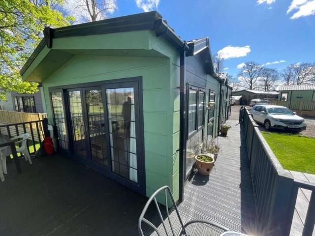 2 Bedroom Caravan Mobile Home