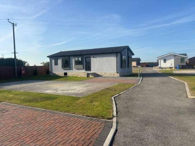 2 Bedroom Caravan Mobile Home