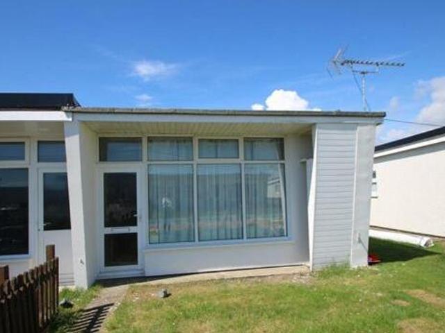 2 Bedroom Chalet For Rent In Bel Air Chalet Estate, St. Osyth