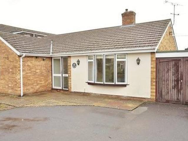 2 bedroom chalet for rent in Selwyn Crescent Radley OX14