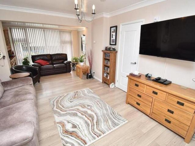 2 bedroom chalet for sale in The Gardens, Doddinghurst, CM15