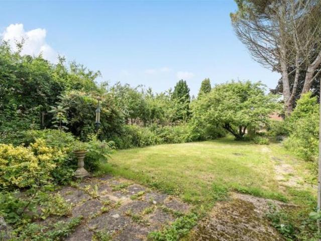 2 bedroom chalet for sale in Vicary Way, Maidstone, ME16