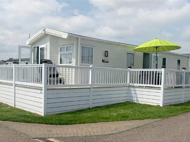 2 bedroom chalet for sale