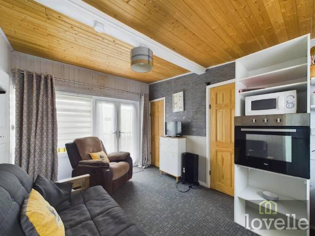2 bedroom chalet for sale