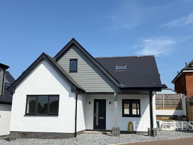 2 bedroom chalet for sale