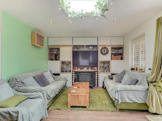 2 bedroom chalet for sale