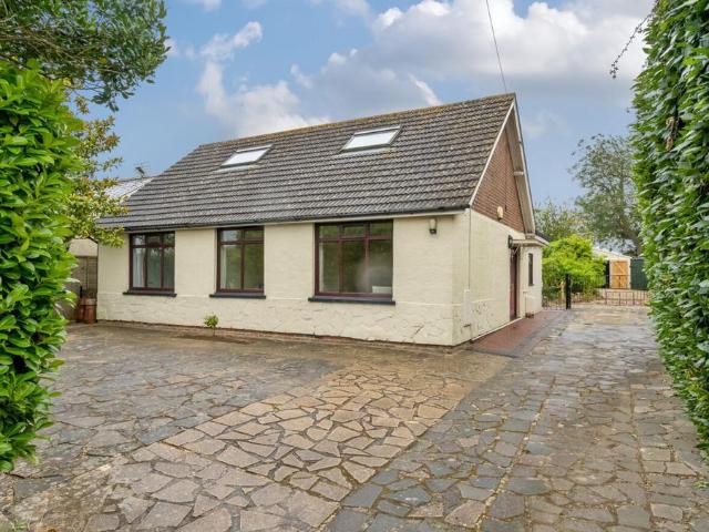 2 bedroom chalet for sale