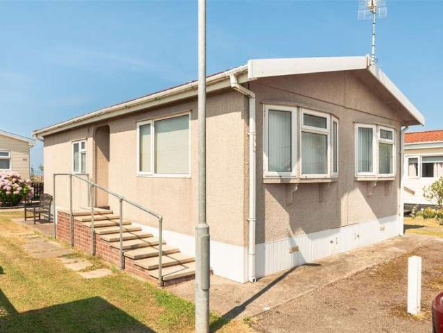 2 Bedroom Chalet House