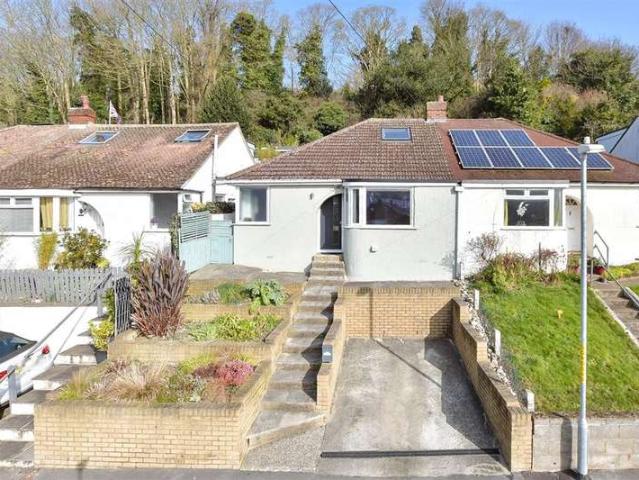 2 Bedroom Chalet House