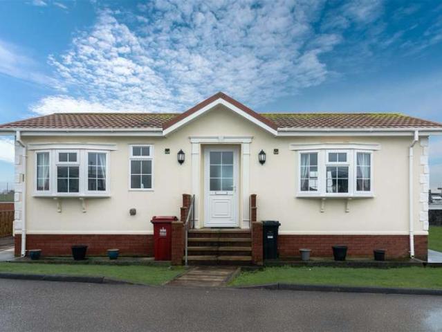 2 Bedroom Chalet House