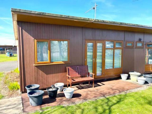 2 Bedroom Chalet House