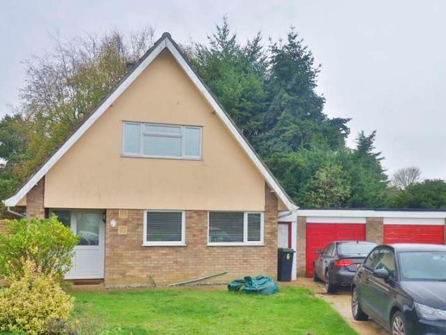 2 Bedroom Chalet House