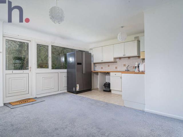 2 Bedroom Chalet House