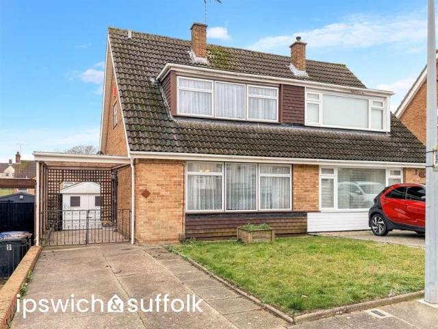 2 Bedroom Chalet House