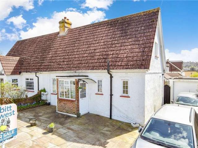 2 Bedroom Chalet House