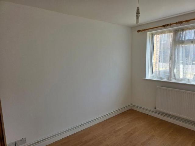 2 bedroom chalet to rent