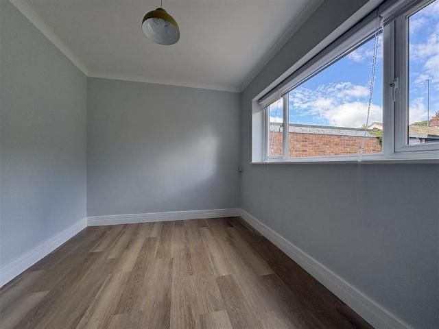 2 bedroom chalet to rent