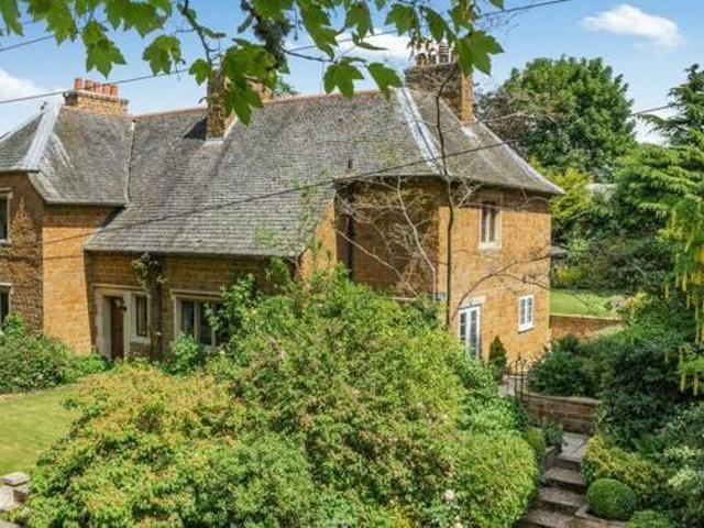 2 Bedroom Character Property For Sale In Cold Overton