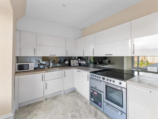 2 bedroom character property for sale in Elmwood Manor, Bothwell, G71