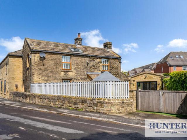2 bedroom character property for sale in Larkfield Road, Rawdon, Leeds, LS19