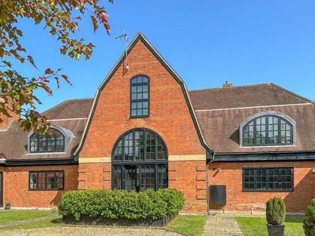 2 Bedroom Character Property For Sale In Liscombe Park