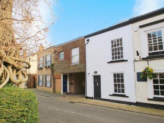 2 Bedroom Character Property For Sale In Staines upon thames