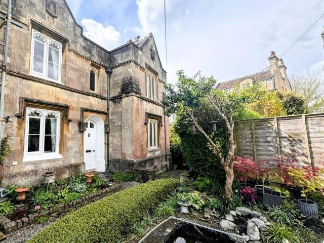 2 bedroom character property to rent