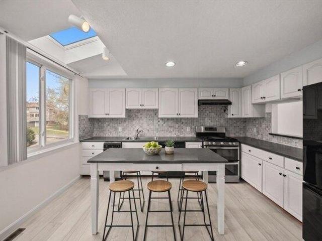 2 bedroom, Chelmsford MA 01824 101999585