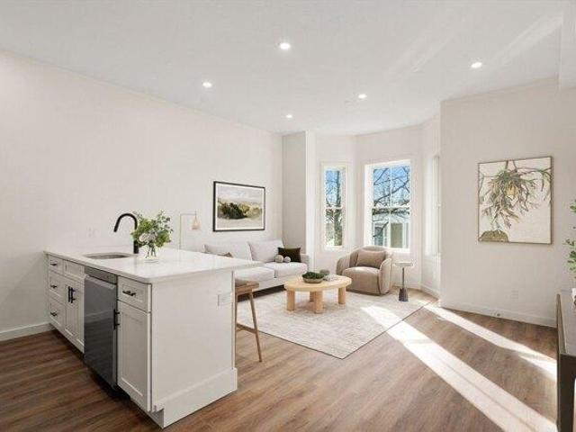 2 bedroom, Chelsea MA 02150 102412097