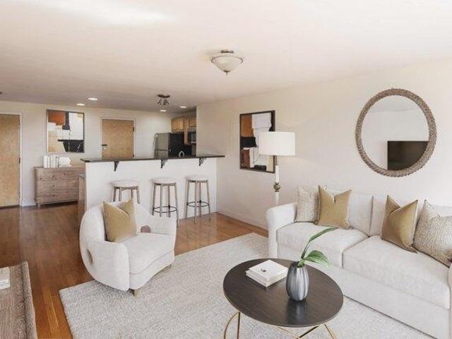 2 bedroom, Chelsea MA 02150 104238070