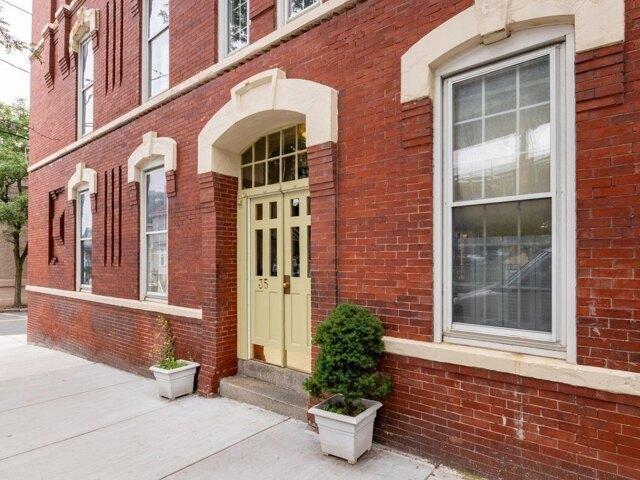 2 bedroom, Chelsea MA 02150 LS102708981