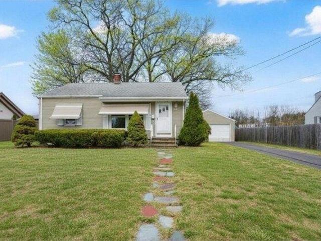 2 bedroom, Chicopee MA 01020 102822780