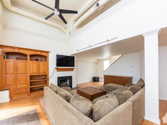 2 bedroom, Chicago IL 60657 82213737