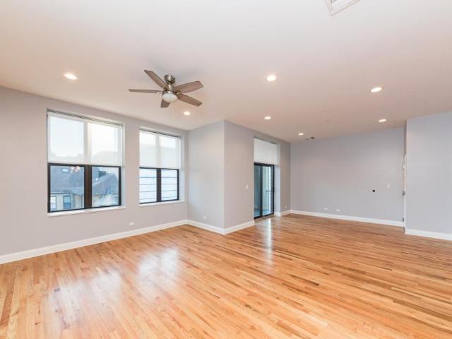 2 bedroom, Chicago IL 60657 82795955
