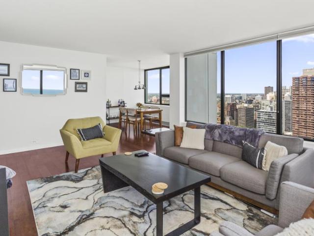 2 bedroom, Chicago IL 60657 82730057
