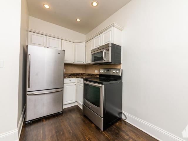 2 bedroom, Chicago IL 60657 LS78061949