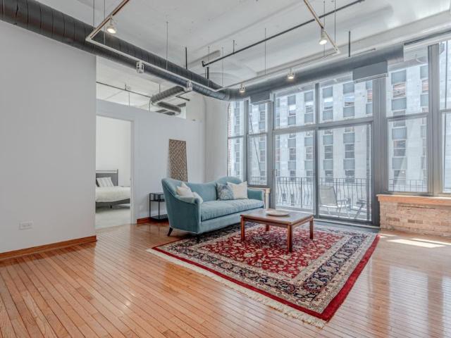 2 bedroom, Chicago IL 60654 79038070