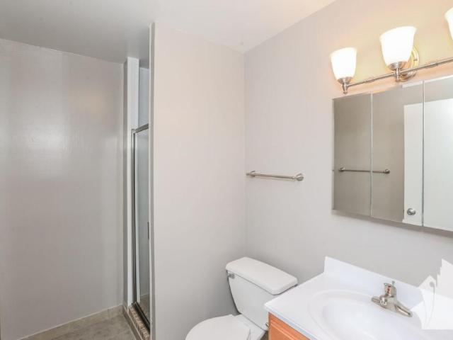 2 bedroom, Chicago IL 60613 63587968