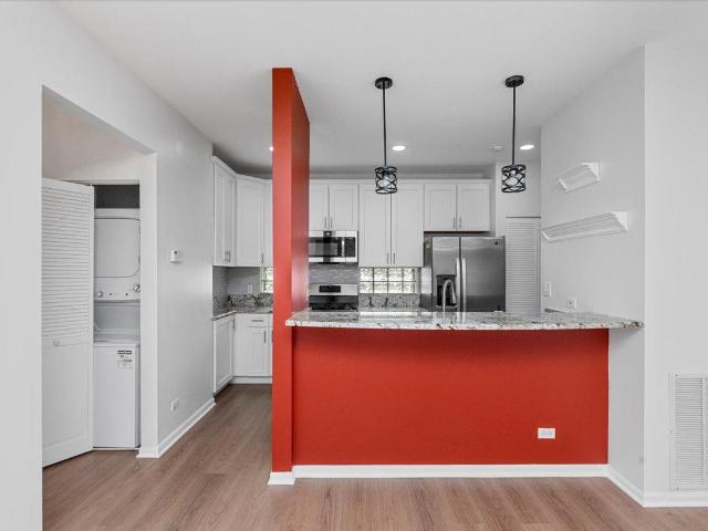 2 bedroom, Chicago IL 60610 79295752