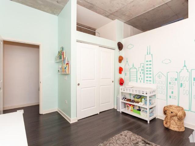 2 bedroom, Chicago IL 60617 40304071