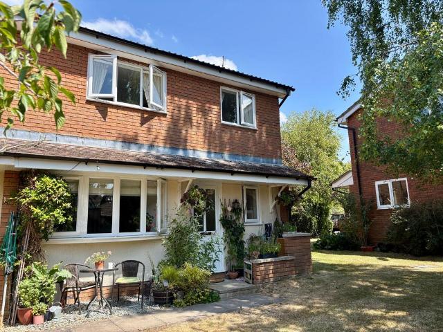 2 bedroom cluster house to rent